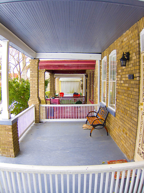 “ISO examples of tasteful screened in front porches” - PoPville