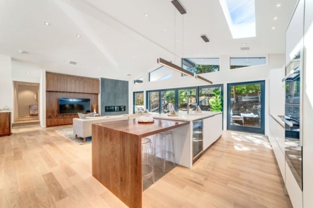 Whoa, Check Out This “Authentic 1959 Mid-Century Modern home Re ...