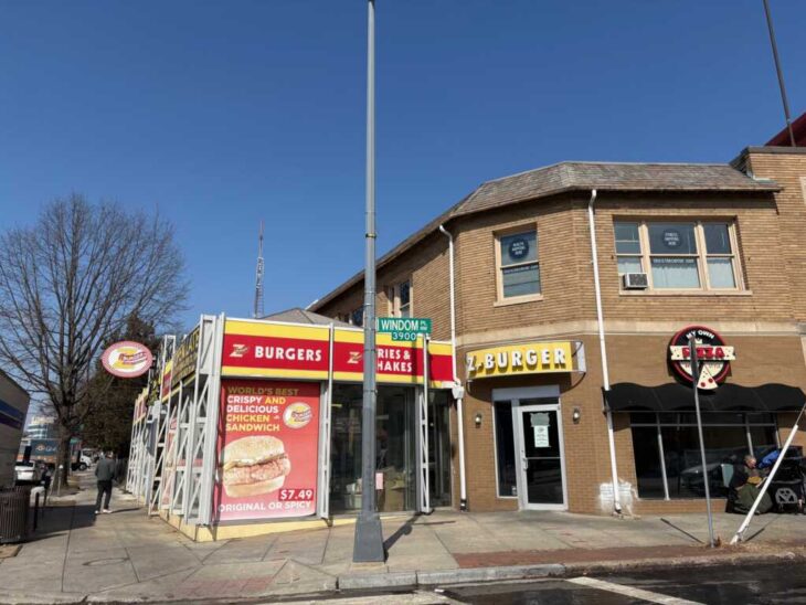 Breaking: Z Burger Closed and Being Cleared Out in Tenleytown - PoPville