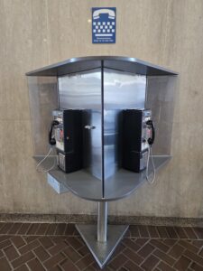 Missed Connection – Red Line (Thurs. 6/4) and Best Dress at Phillips ...